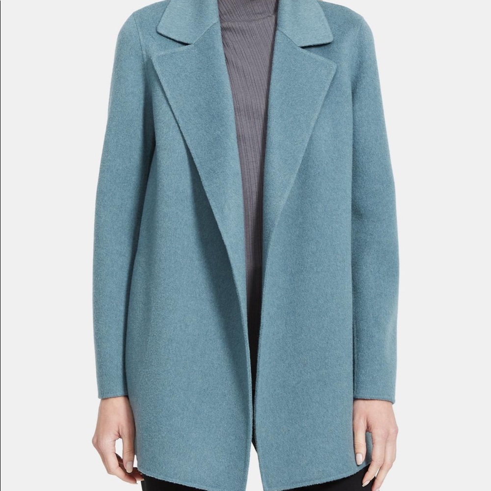 In Gray-Theory Wool Jacket. - Gem